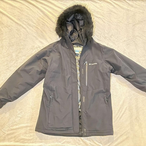 Columbia | Jackets & Coats | Columbia Puffer Jacket With Faux Fur Hood ...